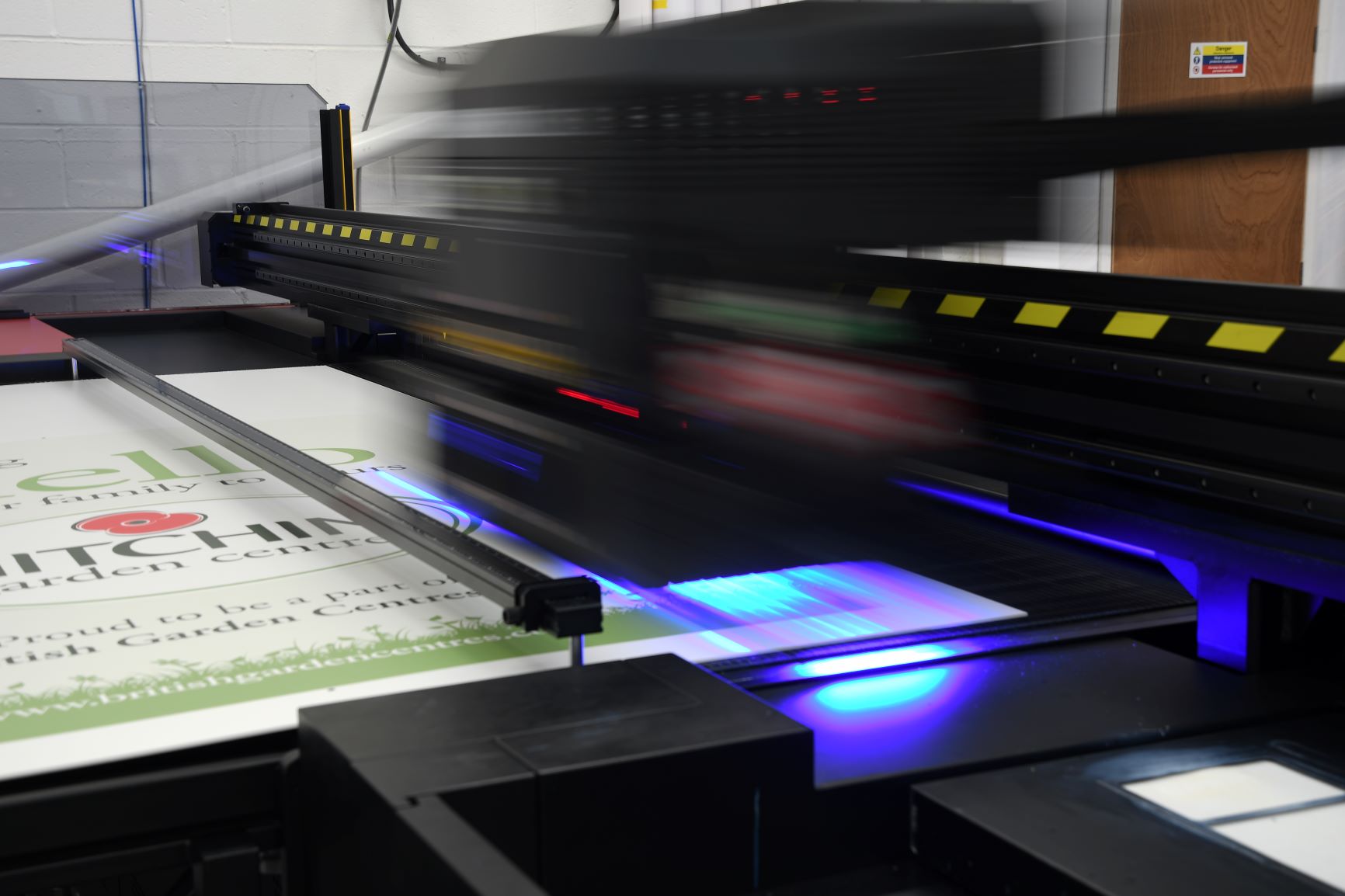 Total Signs and Graphics in double investment - Digital Printer