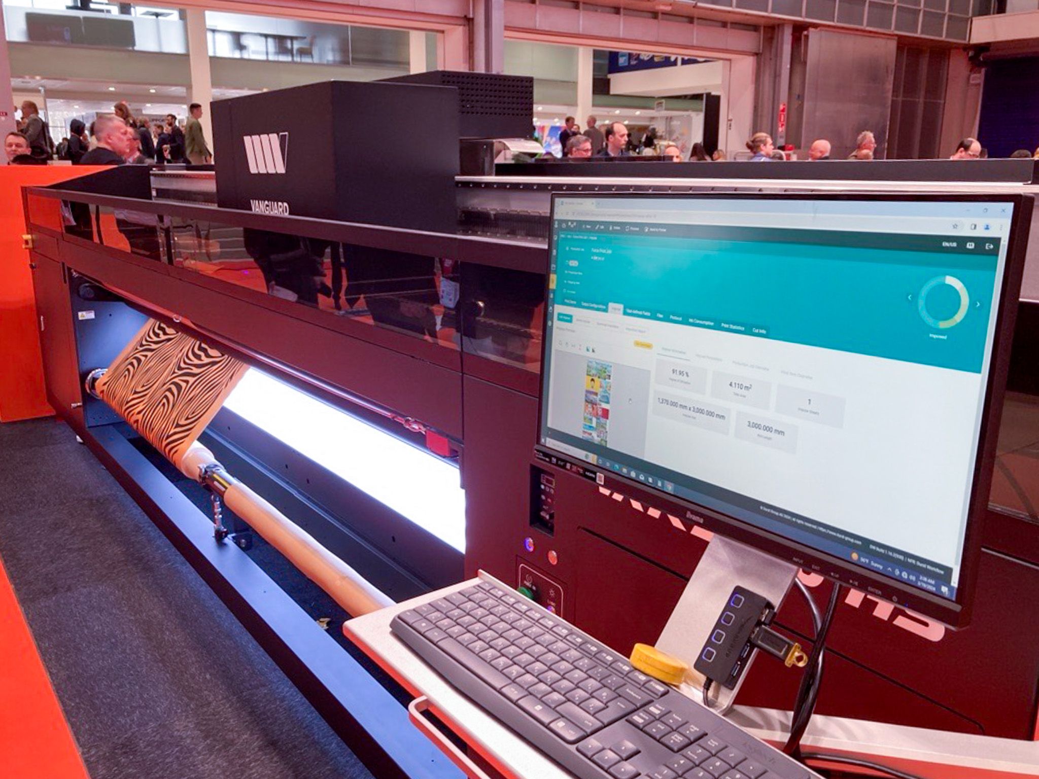 Vanguard roll-to-roll printer makes European debut - Digital Printer
