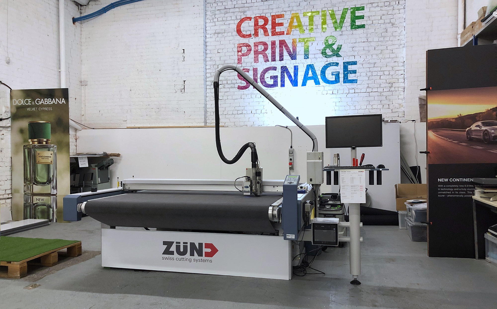 Go Cre8 goes with Zünd cutting table - Digital Printer